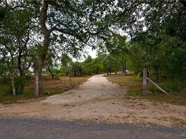 101 Alfredo 20D Lot 20C, Floresville, TX 78114
