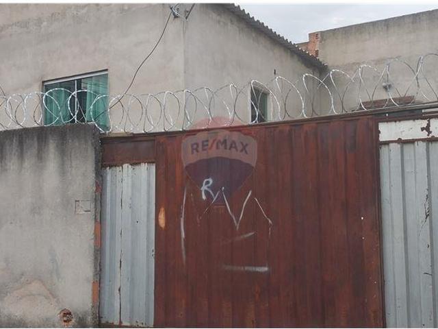 101 Área Útil Casa Alugar, 2 Dormitórios localizado em Rua Paulo Bandeira Silva, 135 a duas quadras da Rua 28 Lagoa, Belo Horizonte, Minas Gerais, 31.578 055 | Brasil