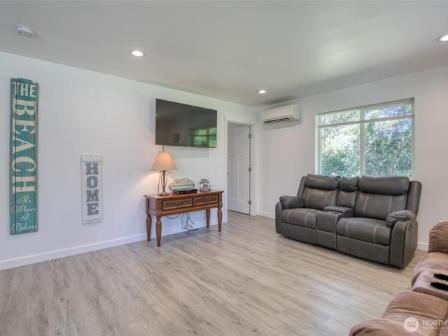 101 Auriga Avenue SW