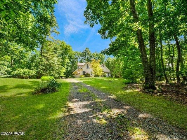 101 Azalea Ct, Milford, PA 18337