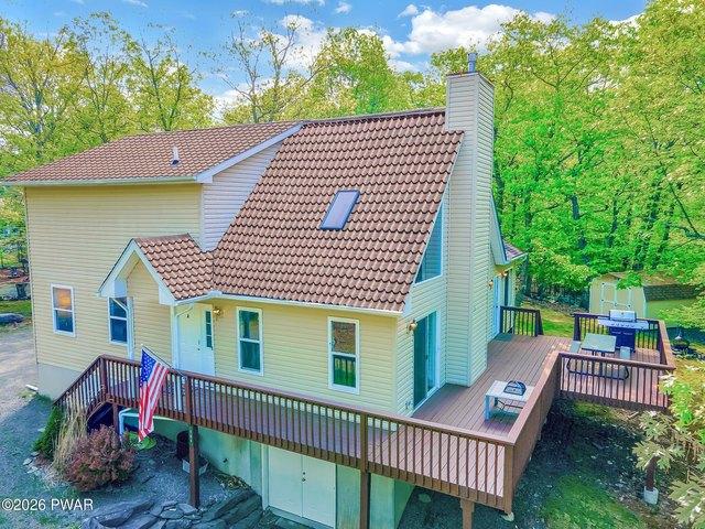 101 Bowspirit Ln, Lackawaxen, PA 18435