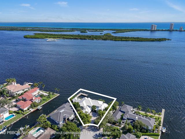 101 Bowsprit Dr, North Palm Beach, FL 33408 | MLS #25 1735 | Compass