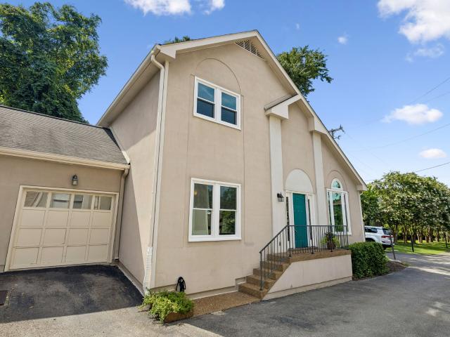 101 Bonnie Briar Ln