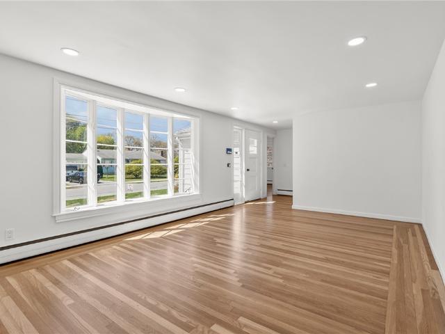 101 Bateman Ave, Cranston, RI 02920 | MLS #1411 | Compass