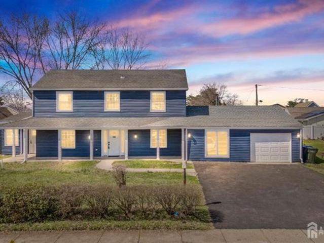 101 Bayberry Ln, Willingboro, NJ 08046