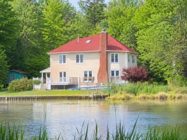 101 Beachside Dr, Stevensville, MD 21666