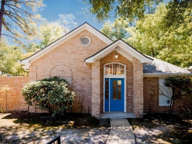 101 Bending Oak Dr, Lufkin, TX 75904