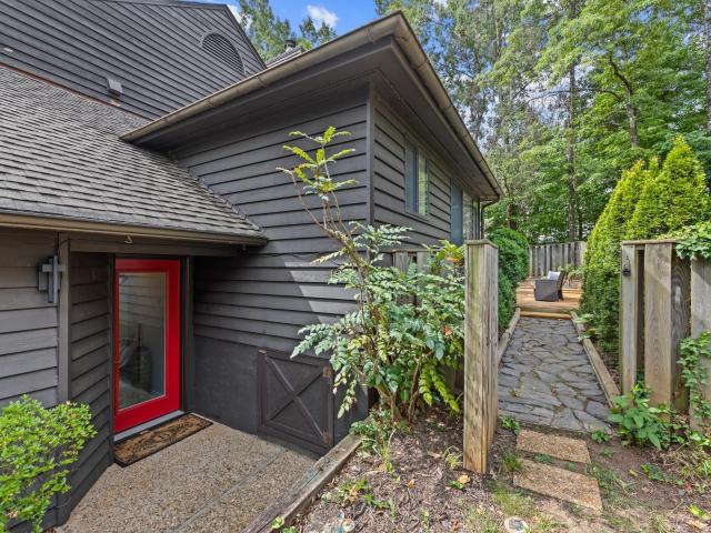 101 blithe ct