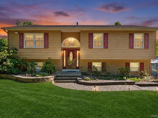 101 Brewer Rd, Newburgh, NY 12550
