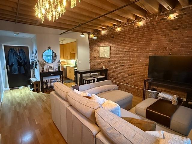 101 Broad St, Unit 4D, Boston, MA 02110 | MLS #73490 | Compass
