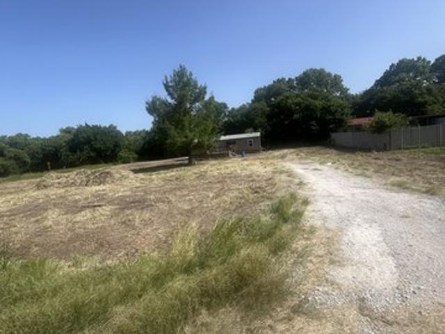 101 Brook Ct, Springtown, TX 76082