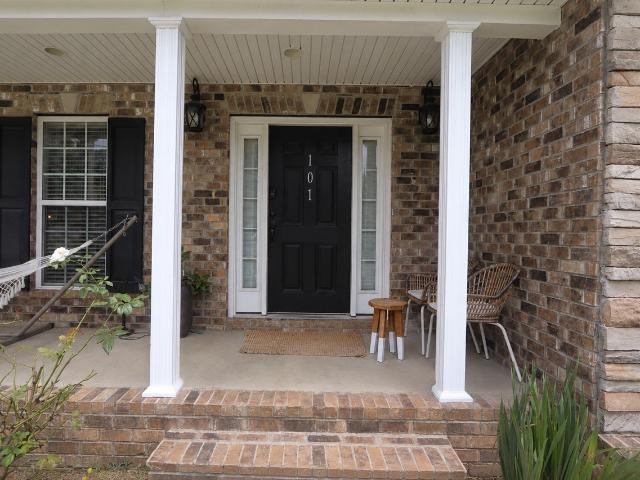 101 Brook Hollow Ct