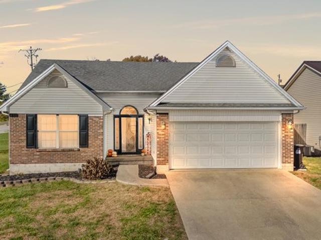 101 Brookstone Dr, Paris, KY 40361