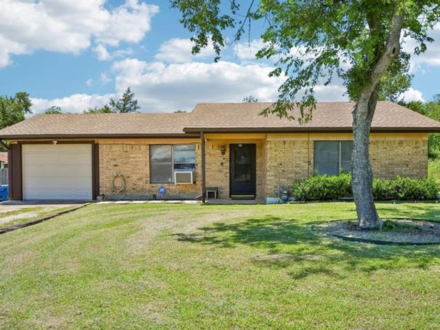 101 Brown St, Elgin, TX 78621