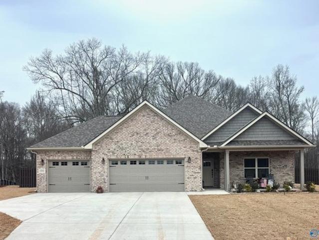 101 Buck Crossing Dr, Toney, AL 35773