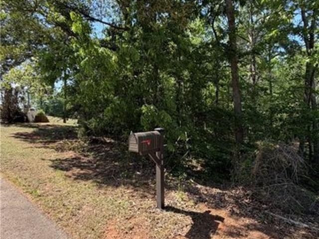 101 Bunker Ln, Westminster, SC 29693