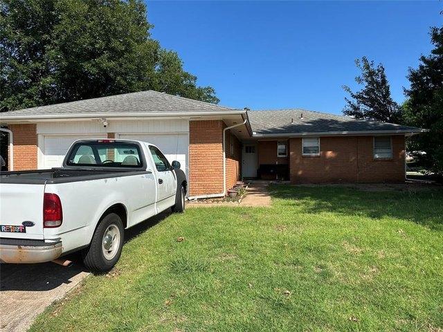 101 Burton Pl, Edmond, OK 73013