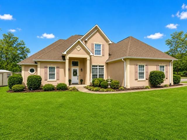 101 Golden Pond Blvd, Bonaire, GA 31005