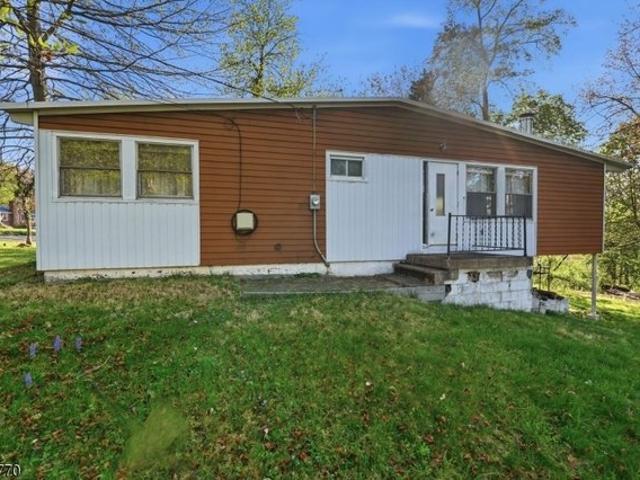101 Gates Ave, Long Hill Township, NJ 07933