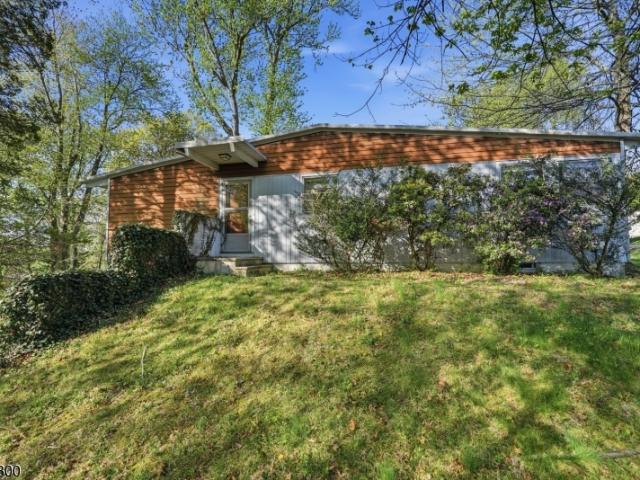 101 Gates Ave
