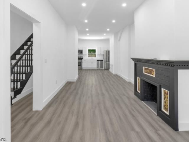 101 Garside St