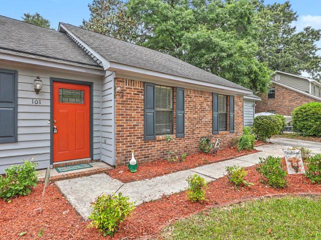 101 Glebe Rd, Summerville, SC 29485 | MLS #26012 | Compass
