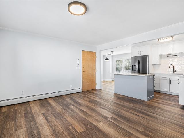 101 Grand View Street 1