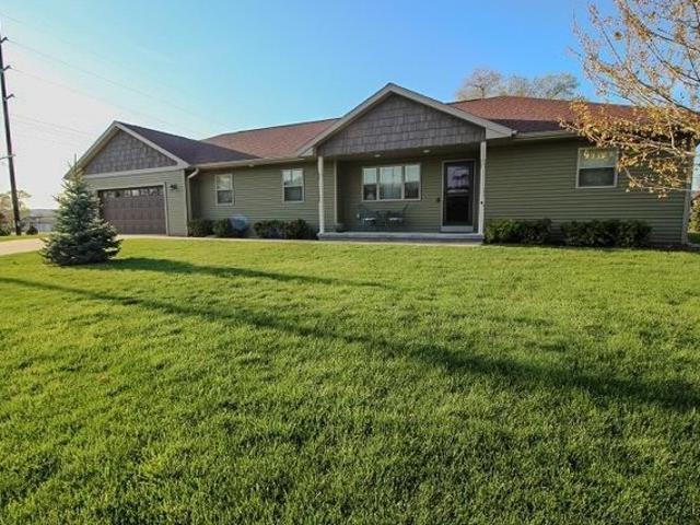 101 Doc Mac Dr, Boscobel, WI 53805