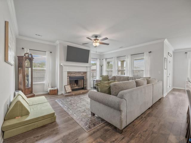 101 Dockview Circle