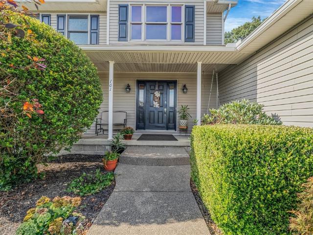 101 Davis Ln