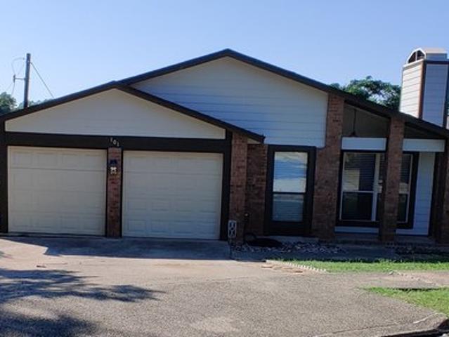 101 Deer Gln, Universal City, TX 78148