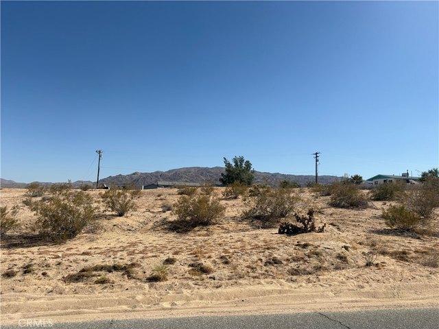 101 Desert Trail Dr, Twentynine Palms, CA 92277