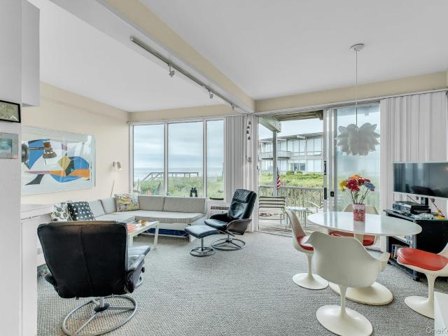 101 Dune Road C 8