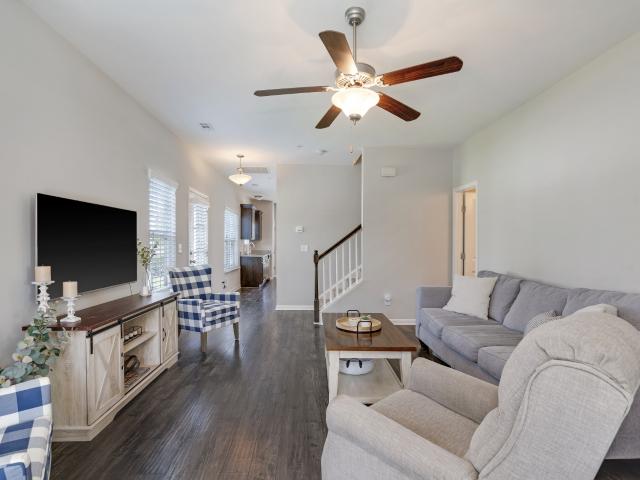 101 Dursley Ln