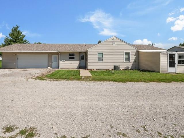 101 E 7th St, Sherrard, IL 61281