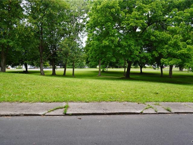 101 E 10th Street