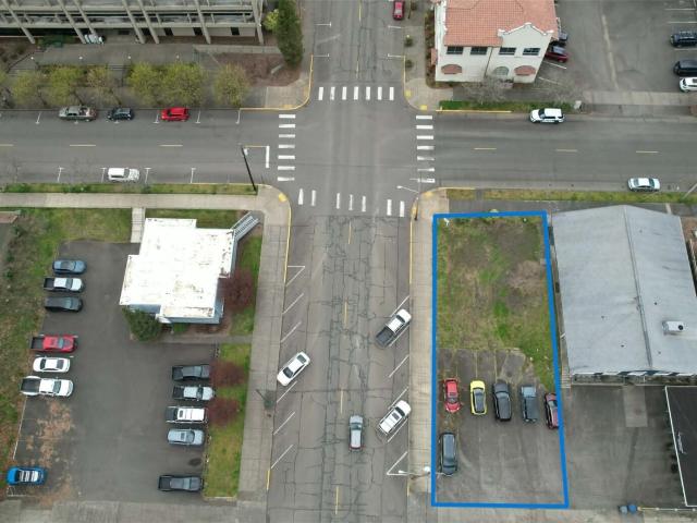 101 E Broadway Avenue