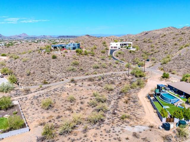 101 E Briles Rd, Phoenix, AZ 85085