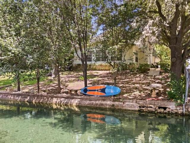 101 E Edgewater Ter, New Braunfels, TX 78130