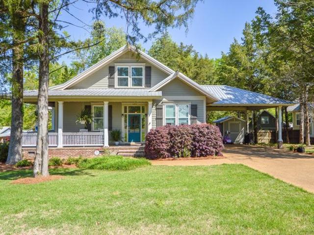 101 E Indian Ridge Dr, Starkville, MS 39759