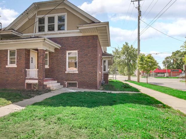 101 E Lincolnway