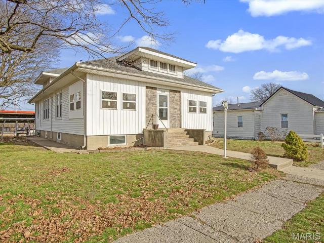 101 E Locust St, Coulterville, IL 62237 | MLS #25064