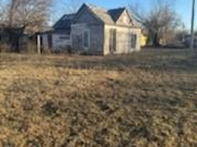 101 E Louisiana Avenue