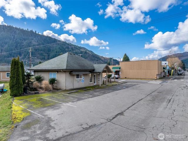 101 E Main Avenue