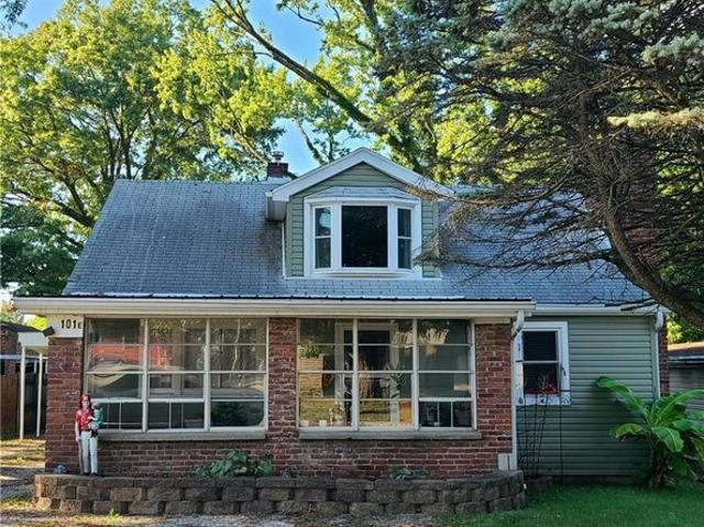 101 E Maple Ct, Clarksville, IN 47129