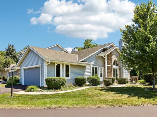 101 E Sutton Pl Unit A, Waukesha, WI 53188