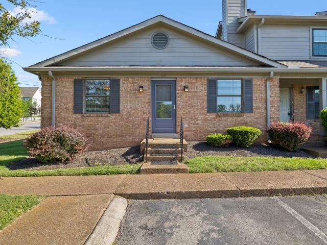 101 Ellington Pl