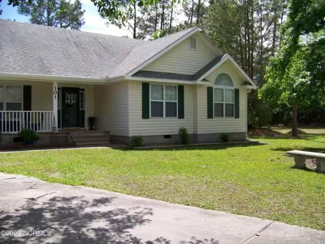 101 Elm Circle, Morehead City, NC 28557