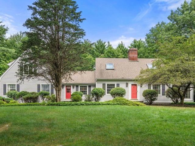 101 Exeter Rd, North Hampton, NH 03862