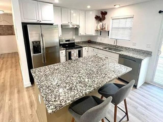 101 Forsyth Dr, Chapel Hill, NC 27517
